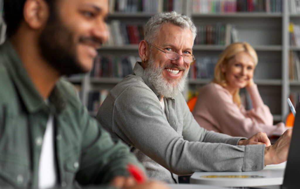 Adultos 2000 - Faecys